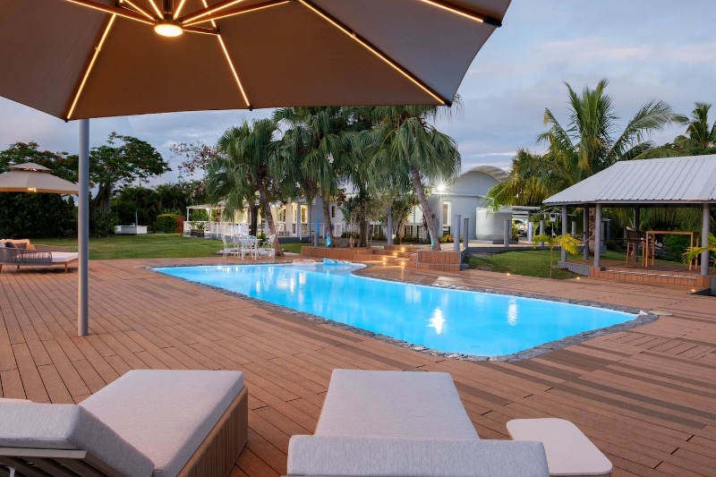 Paradis Sur Terre: 6-Bedroom Villas with Pools & Sea Views