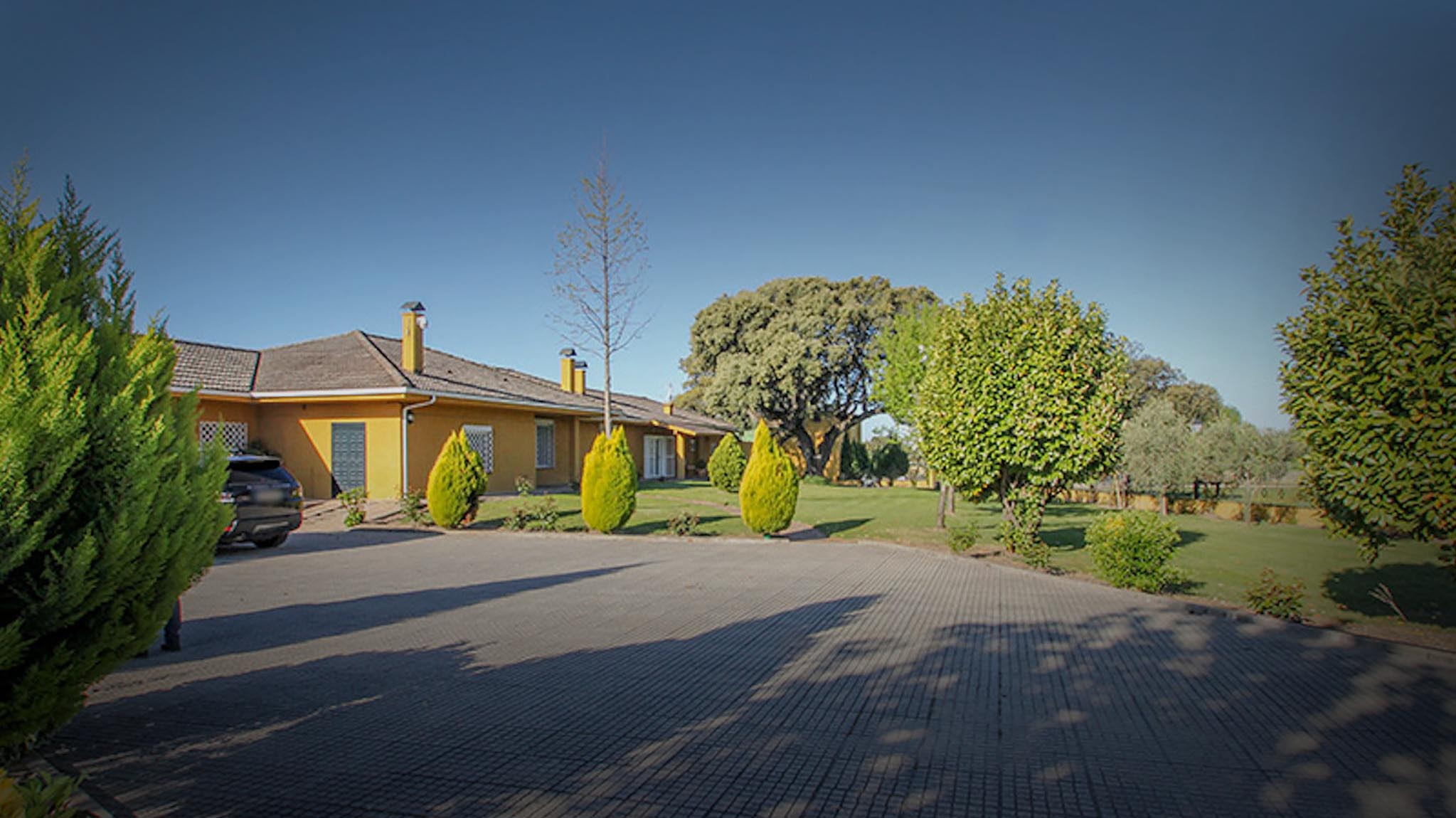 El Toril Glamping Resort website - Madrid hotel